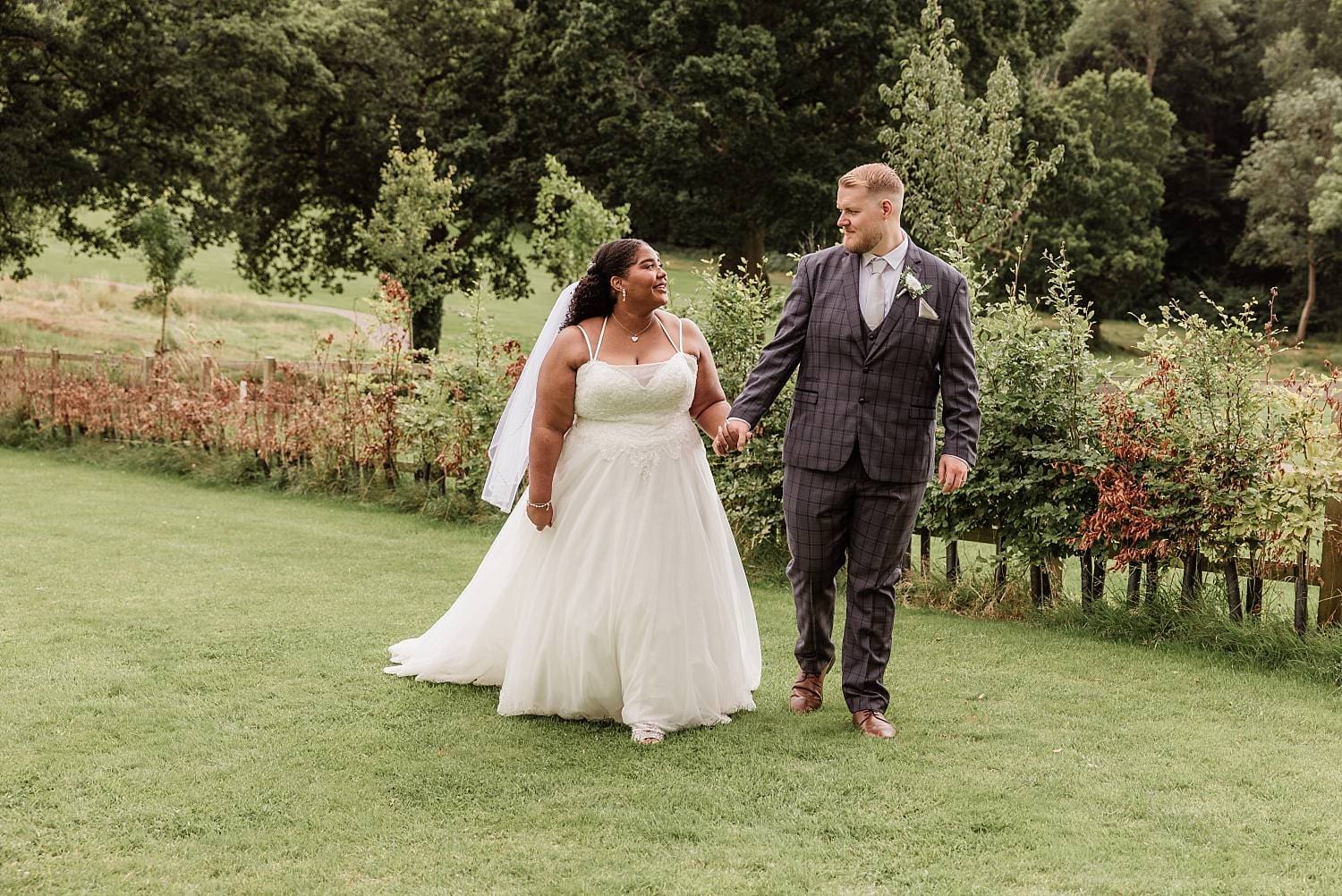 Stunning Summer Wedding at East Horton Golf Club - Ania Photo